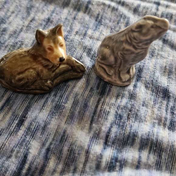 Wade | Accents | Wolf Red Rose Figurines | Poshmark